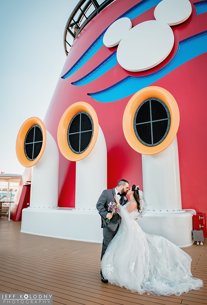 A very unique wedding! The Wonder of Underwater Wedding Photos - Jeff ...